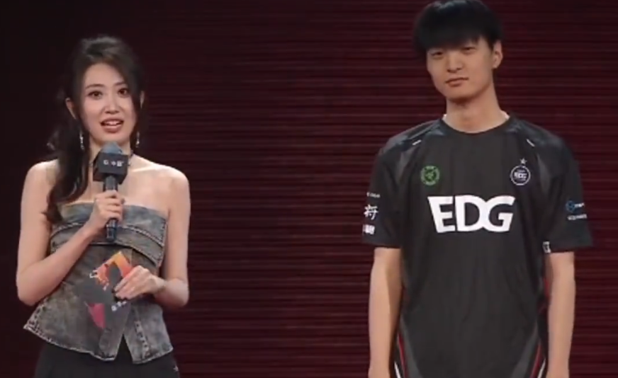 EDG瓦爆了！昔日冠军队友直接决裂！康康等人微博开喷S1mon摆烂不训练！_腾讯新闻