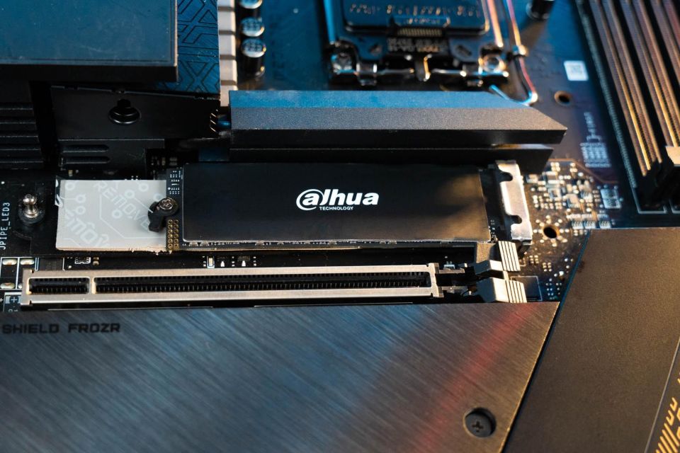 PCIE4.0时代的利器：大华C970 Plus 1TB固态硬盘评测_腾讯新闻