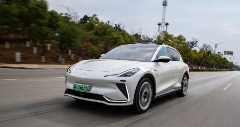 或升级800V高压平台，智己LS7 Max官宣，售价超30万元？_腾讯新闻