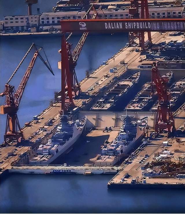 052D/DL型驱逐舰：现已服役25艘，追加建造10艘，将成我海军主力_腾讯新闻