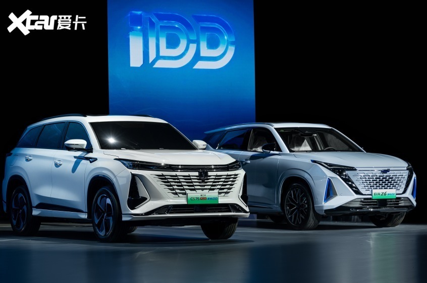 CS75 PLUS智电iDD亮相 纯电续航150km_腾讯新闻