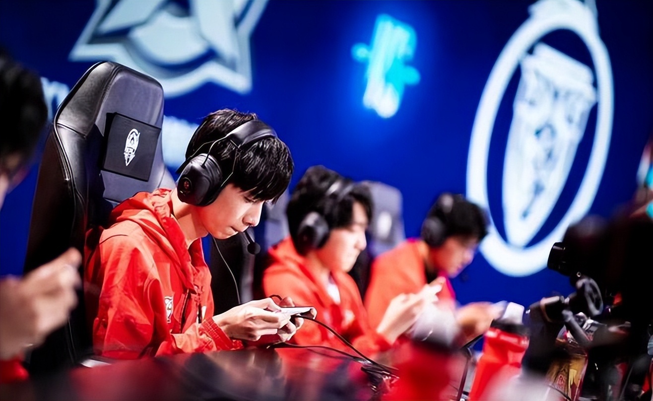 零封！深圳DYG状态极佳，全员暴走轻松击败XYG！