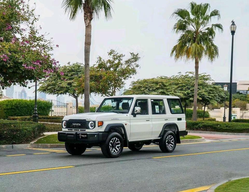 指导价69万起，2024款“丰田陆巡LC76”现身，性能不输大G_腾讯新闻