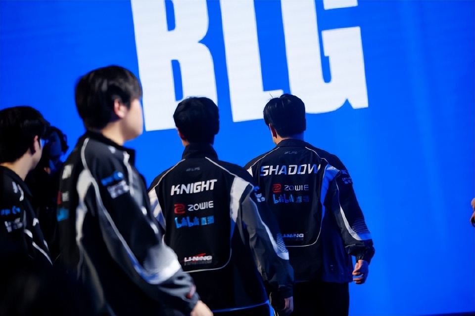 S15：LPL头号种子BLG的自我救赎，卫冕冠军T1的生死考验！_腾讯新闻