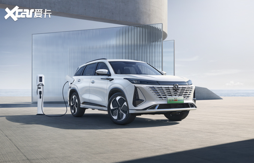 CS75 PLUS智电iDD亮相 纯电续航150km_腾讯新闻
