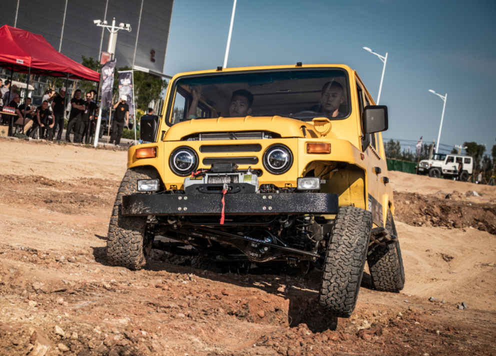 五月越野车销量解读：坦克300位列第一，BJ40、豹5紧随其后_腾讯新闻