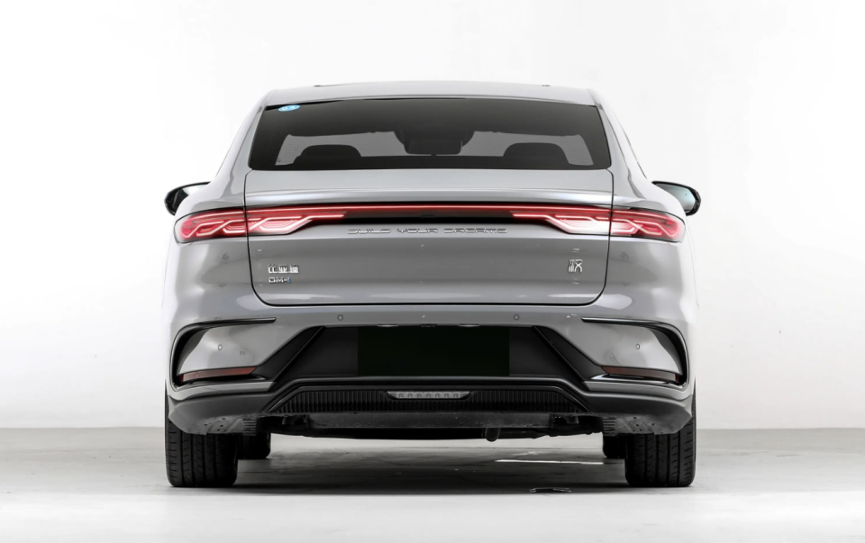 汉DM-i对手出现！红旗H5 PHEV实测续航1707km，混动豪华新标杆！_腾讯新闻