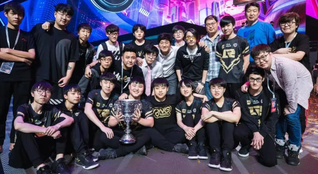 S8的RNG假赛再起波澜！Uzi和Mlxg出面坚决否认假赛_腾讯新闻