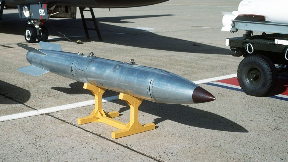 美国防部宣布B61战术核弹第13次升级计划，与以往迭代不同，这一次该型核弹主打钻地性能_腾讯新闻