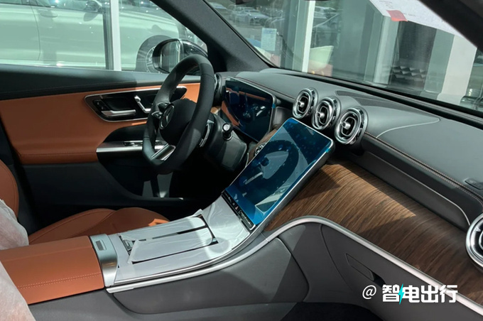 奔驰4S店：25款GLC开订！升级这些配置，现款降价14万甩卖_腾讯新闻