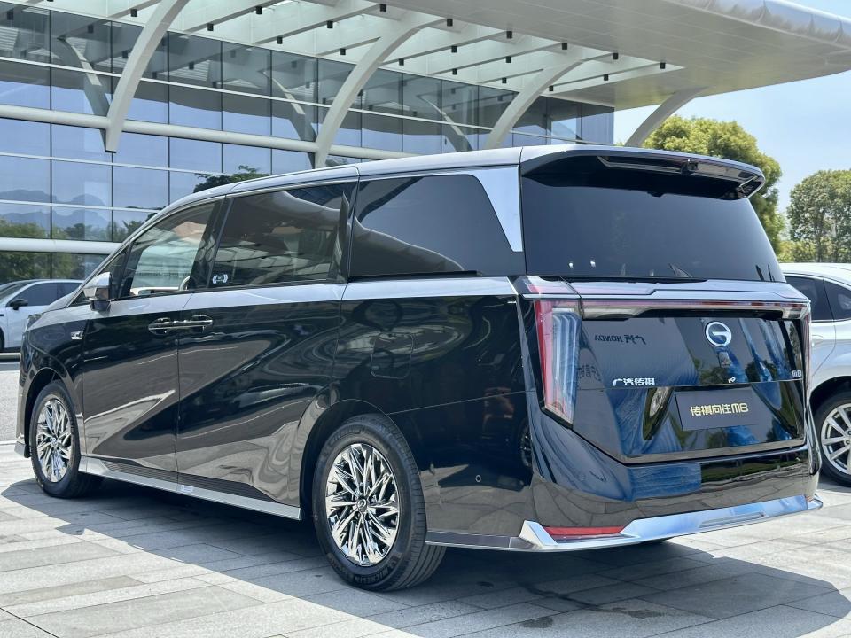 传祺向往M8到店，大过腾势D9+华为智驾，配408马力+续航1200km_腾讯新闻