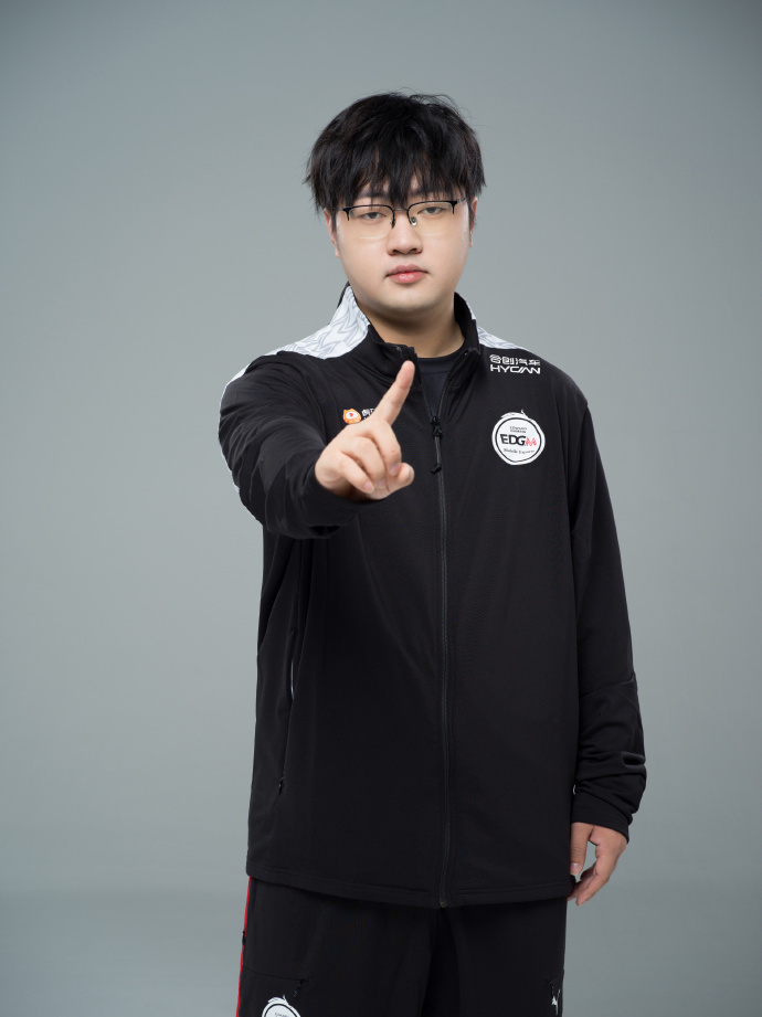 KPL：AG超玩会冲击第三分，打EDGM十拿九稳，一诺爱思再见成对手