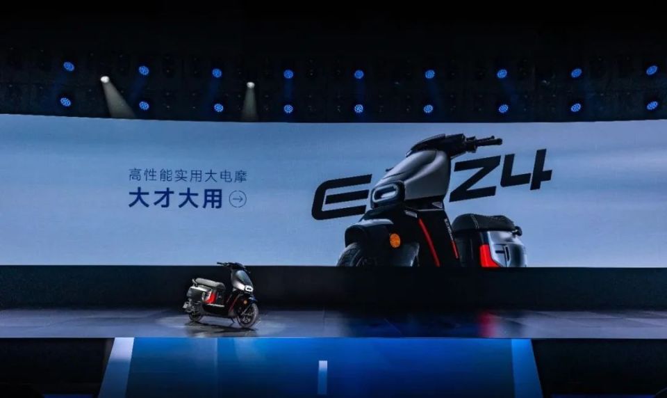 极核AE7、EZ4、AE8S+定制版同场上市，售价3780元起_腾讯新闻