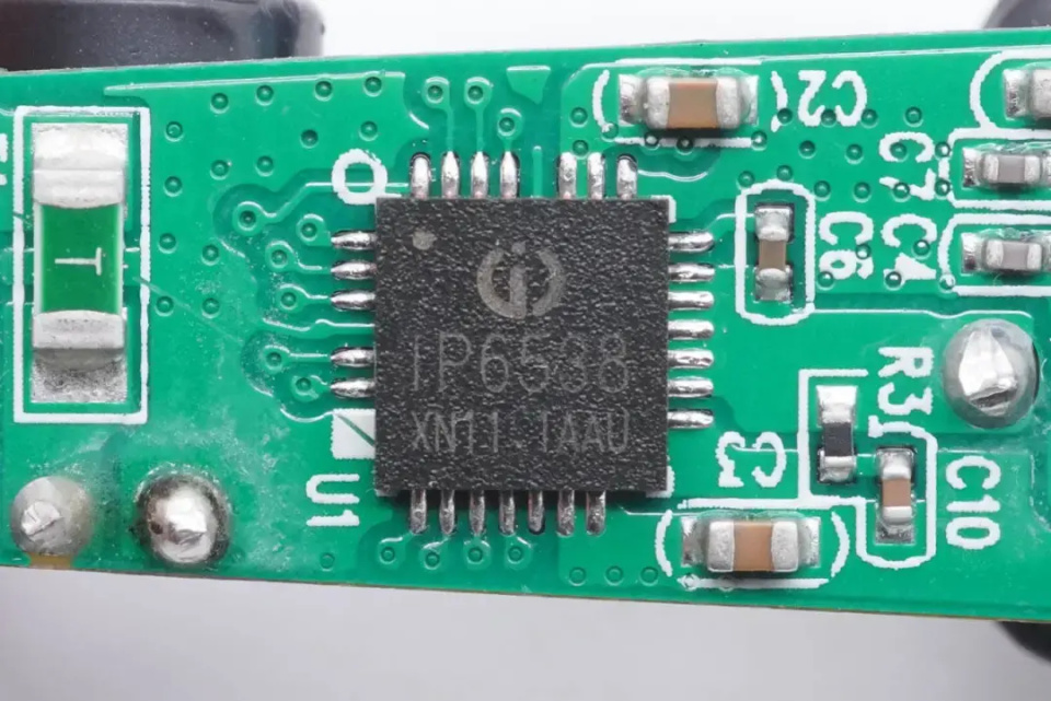 带您了解倍思、贝尔金等数十款45W功率段车充都在用的快充协议芯片_腾讯新闻