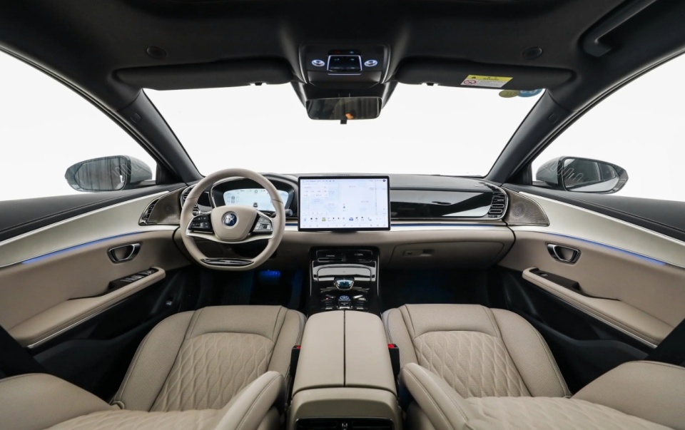 汉DM-i对手出现！红旗H5 PHEV实测续航1707km，混动豪华新标杆！_腾讯新闻