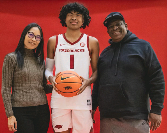 又来一个！1米98混血后卫入籍日本，三分42%，中国男篮要小心啊_腾讯新闻