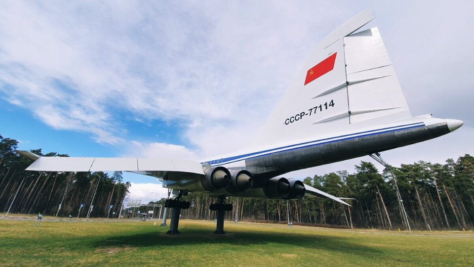 当亲眼看到超音速的图-144（Tupolev Tu-144）是种怎样的感受？_腾讯新闻