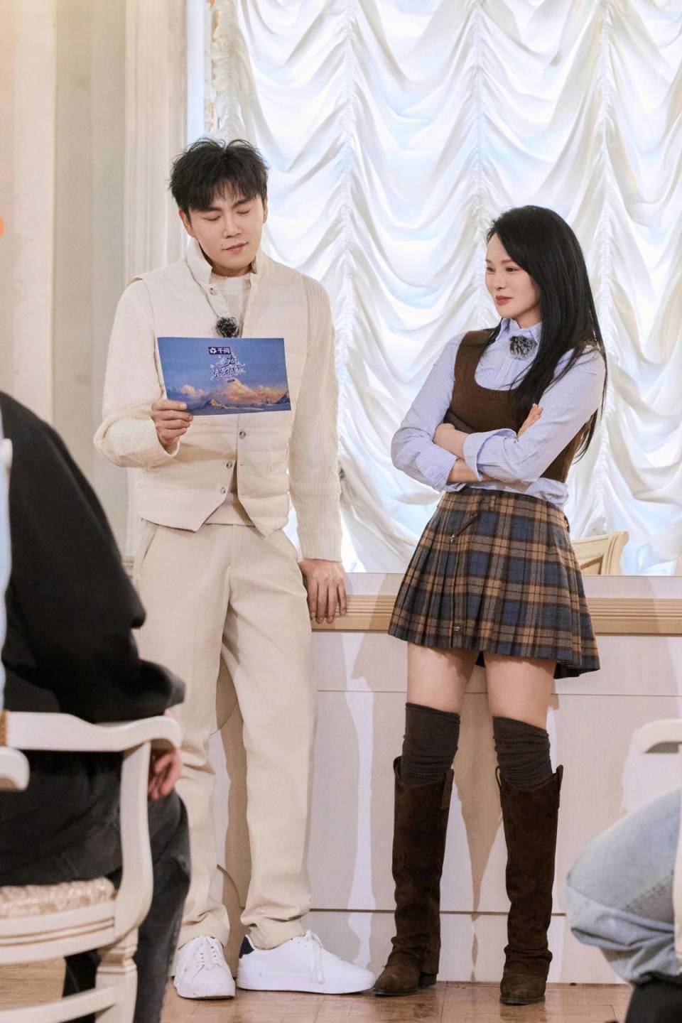 《妻子的浪漫旅行》游学开启科普：俄罗斯人毕业就必须养一只熊？_腾讯新闻