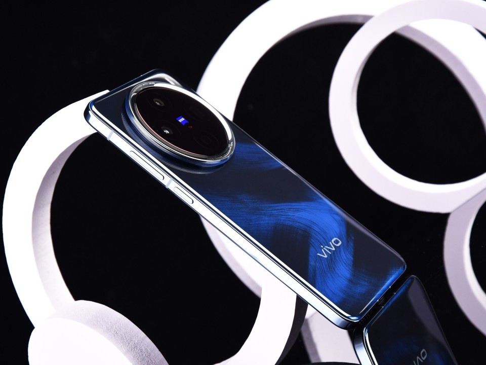 vivo X200全面评测：你跟我说这叫标准版？_腾讯新闻