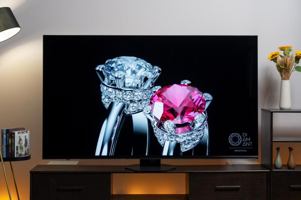 海信E8N Ultra体验，画质炸裂，可视角度媲美OLED_腾讯新闻