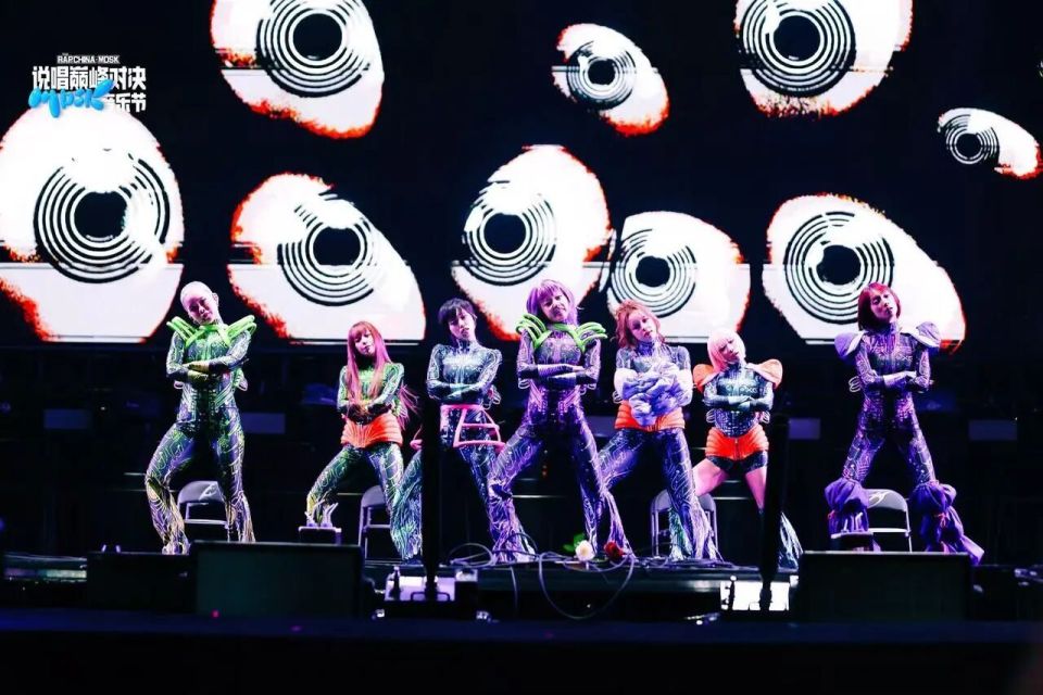 两日6万人狂欢，2025说唱巅峰对决·MDSK音乐节打造“Z世代消费”新样本_腾讯新闻