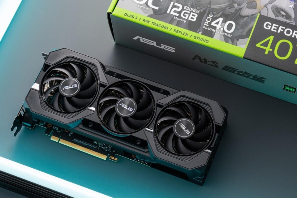 2K游戏利器破次元来袭！华硕巨齿鲨RTX 4070S显卡测评_腾讯新闻