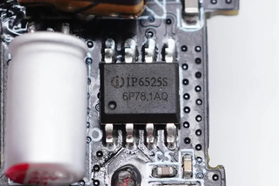 带您了解倍思、贝尔金等数十款45W功率段车充都在用的快充协议芯片_腾讯新闻