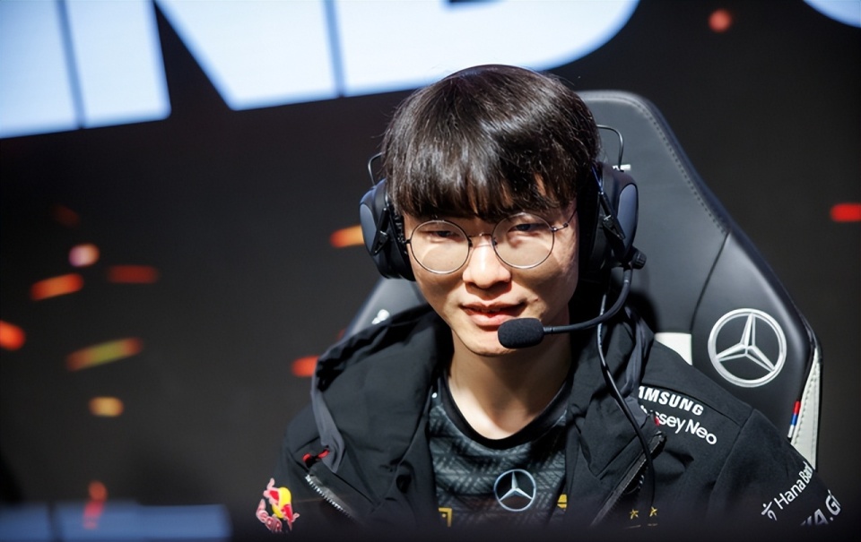 S13瑞士轮第四轮：BLG再战T1，能否复刻MSI再次淘汰T1？_腾讯新闻