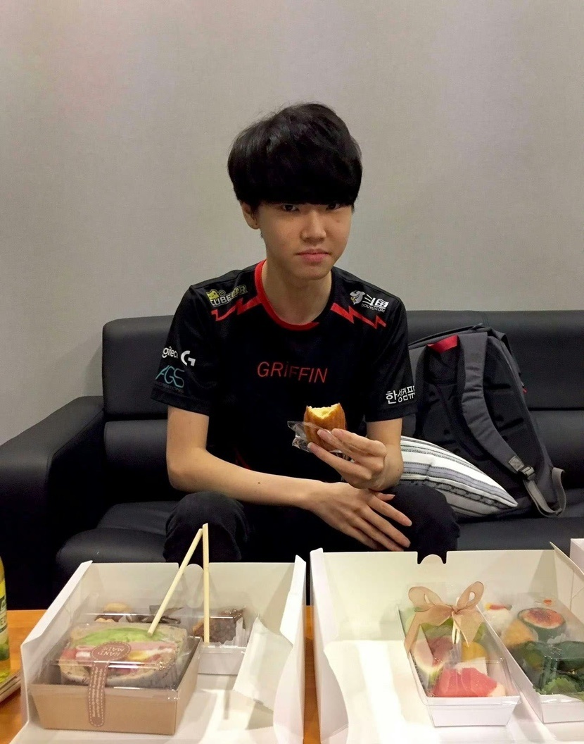 “GEN转会谈判彻底崩盘图”火了，Chovy出走LPL赛区，WBG重建GRF_腾讯新闻