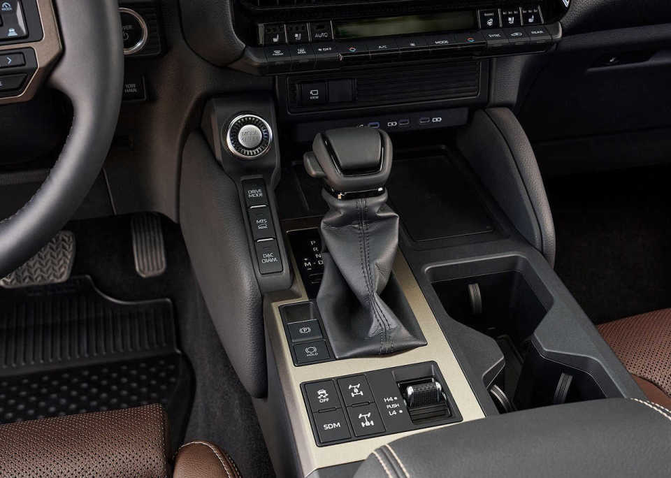 丰田确认：全新霸道搭2.4T混动+8AT，明年国内上市，或不到40万_腾讯新闻