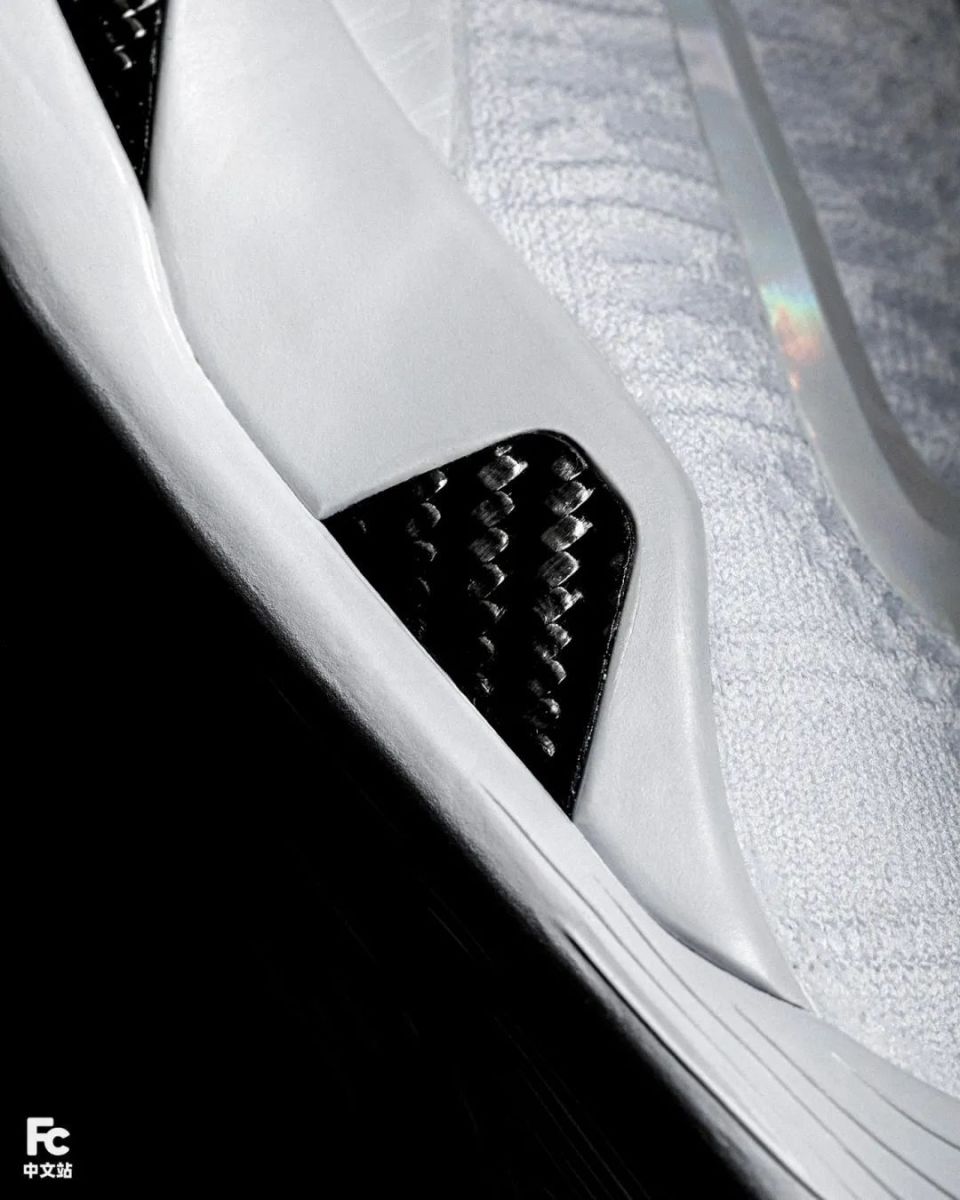 Kobe 9 抢先上脚！原来藏了这么多惊喜！发售信息记好了！_腾讯新闻