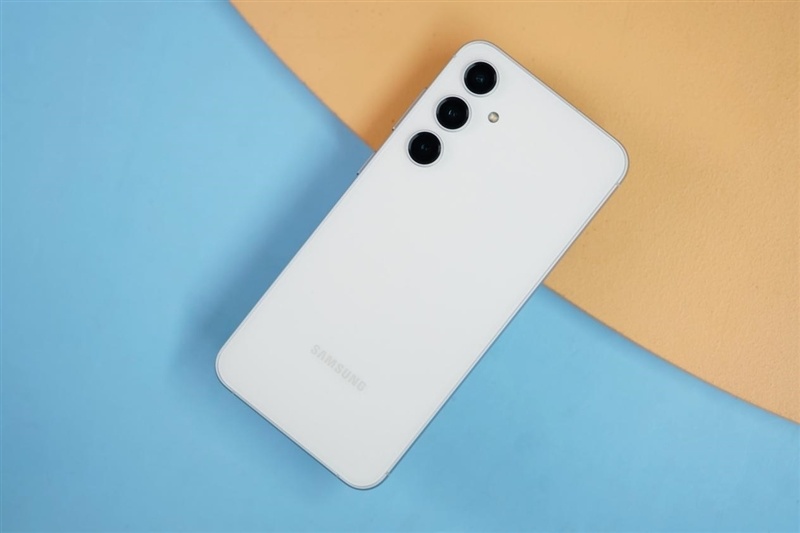 “粉丝”回归没让人失望！三星Galaxy S23 FE全面评测：最有质价比的小屏旗舰_腾讯新闻