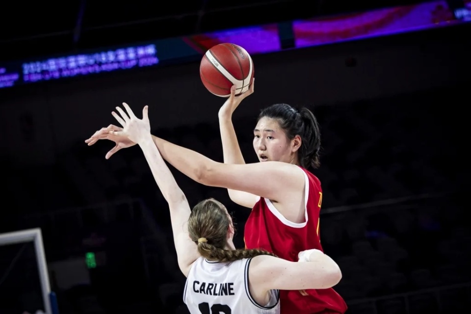 U18亚洲杯：中国女篮22分大胜新西兰两连胜 张子宇36+13+4帽_腾讯新闻