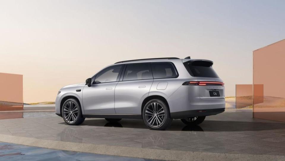 多口之家只能选MPV？零跑C16单挑两款热门MPV，连空间都赢了_腾讯新闻