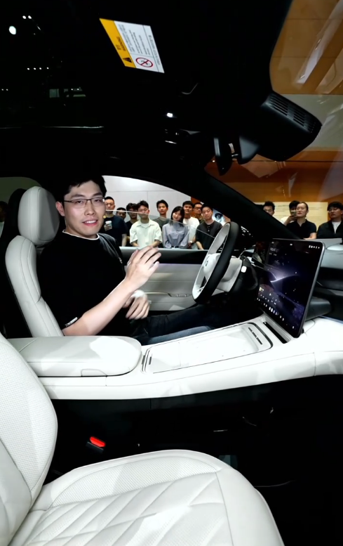 蔚来新ES6汽车上市：整车购买33.8万起，电池租用26.8万起_腾讯新闻