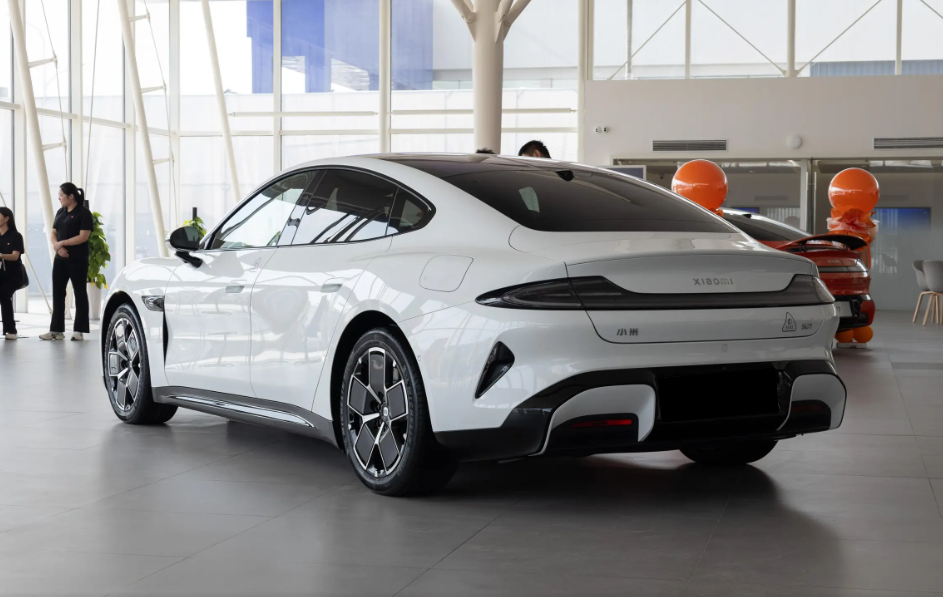 小米SU7公布12月购车政策，赠NAPPA真皮座椅，增强智驾终身免费_腾讯新闻