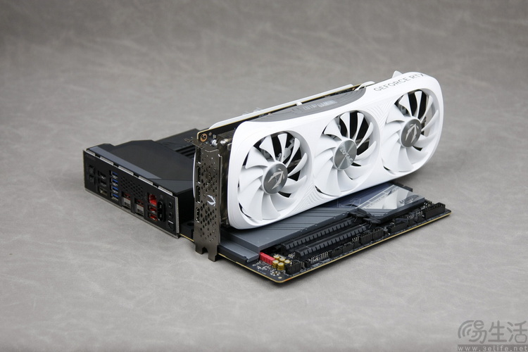 X3D黑科技带来压倒性帧率优势！AMD锐龙7 9800X3D首测_腾讯新闻