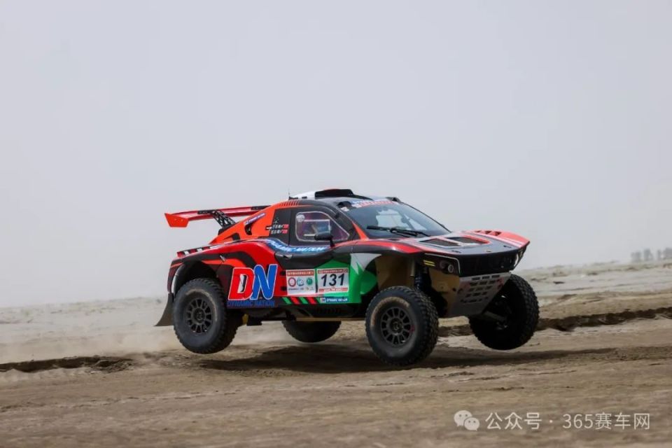 JJ3 T1+引国外车手关注 九江赛车斩获2024环塔俱乐部杯冠军_腾讯新闻