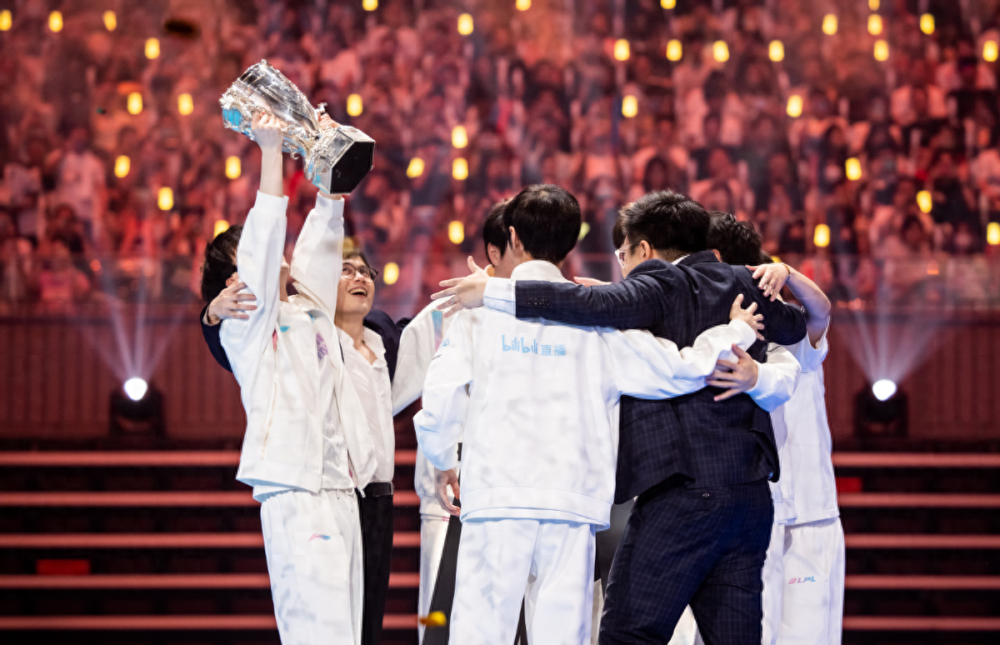 MSI赛LPL稳了！imp锐评BLG整体强于T1，打GEN看下路_腾讯新闻