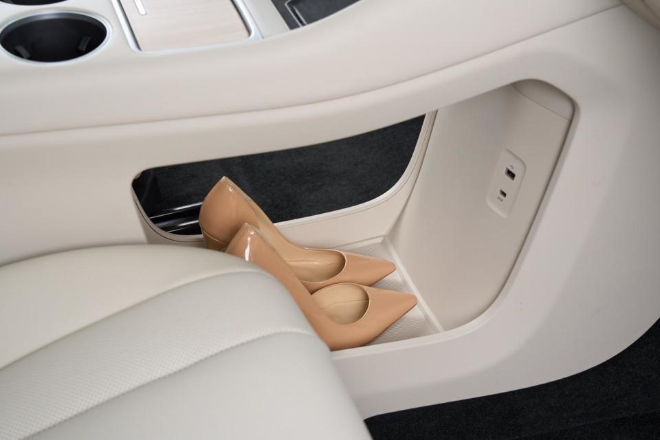 智界R7累计大定突破42000台，已成为纯电SUV市场新晋黑马_腾讯新闻