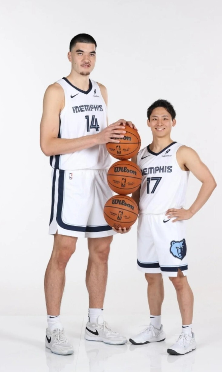 身高相差47cm，扎克 伊迪和河村勇辉复刻法尔和博格斯经典照腾讯新闻 6438