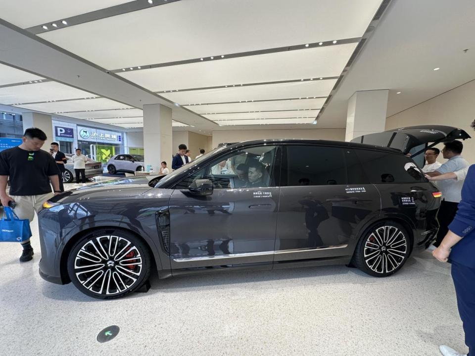 差价10万！值不值得从乐道L90升级成蔚来ES8？_腾讯新闻