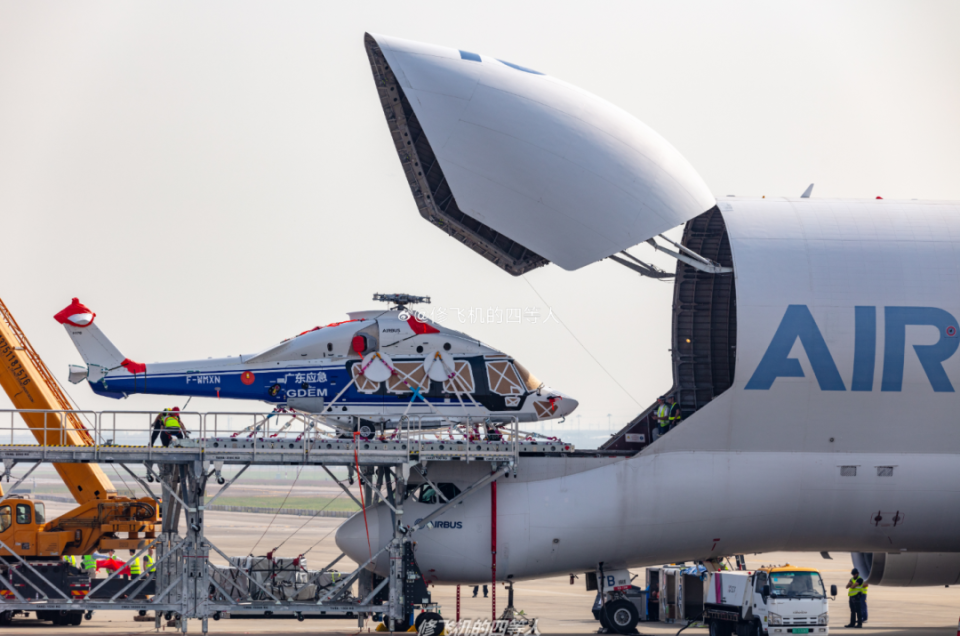 国内客户不等AC352了，直接买H175，国产民用直升机任重道远_腾讯新闻