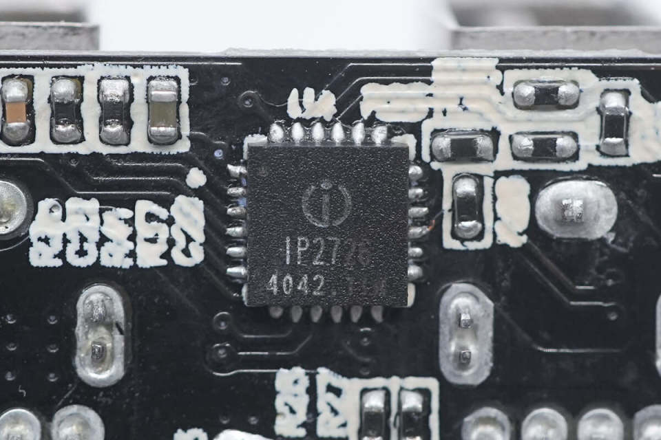 售价80元值不值得买？联想thinkplus 30W氮化镓充电器拆解_腾讯新闻