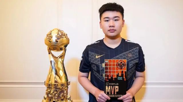 初心永驻，Wei名远扬——BLG.Wei_腾讯新闻