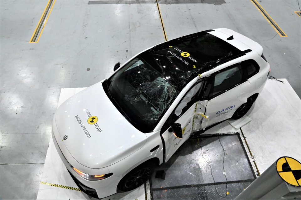 零跑C10 E-NCAP碰撞测试成绩出炉 表现超沃尔沃EX-30！_腾讯新闻