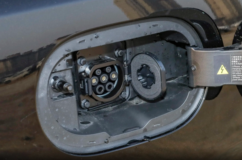 26款比亚迪海豹05DM：128公里纯电续航，以实用为主？_腾讯新闻