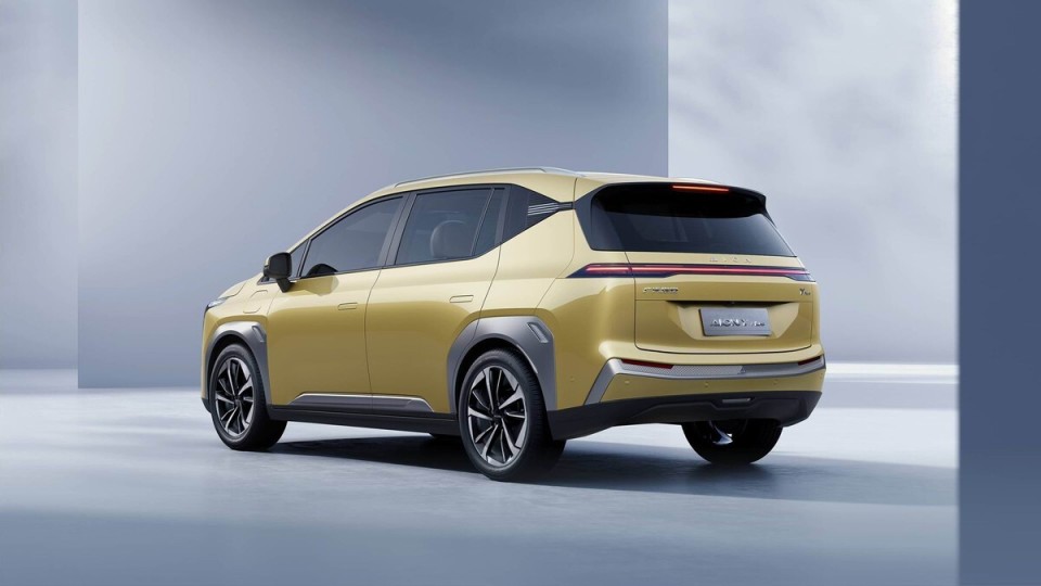 月销超万台 埃安AION Y与银河E5谁才是低调的黑马？_腾讯新闻