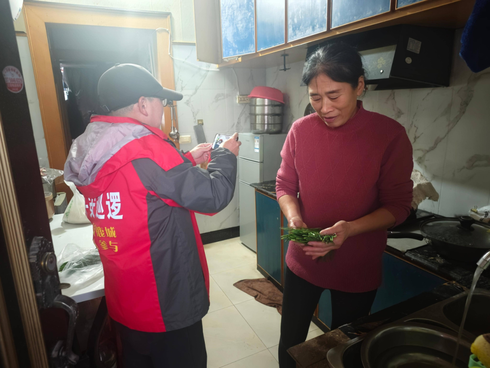 敲门入户送平安！温州全域推进消防安全精准宣教行动_腾讯新闻