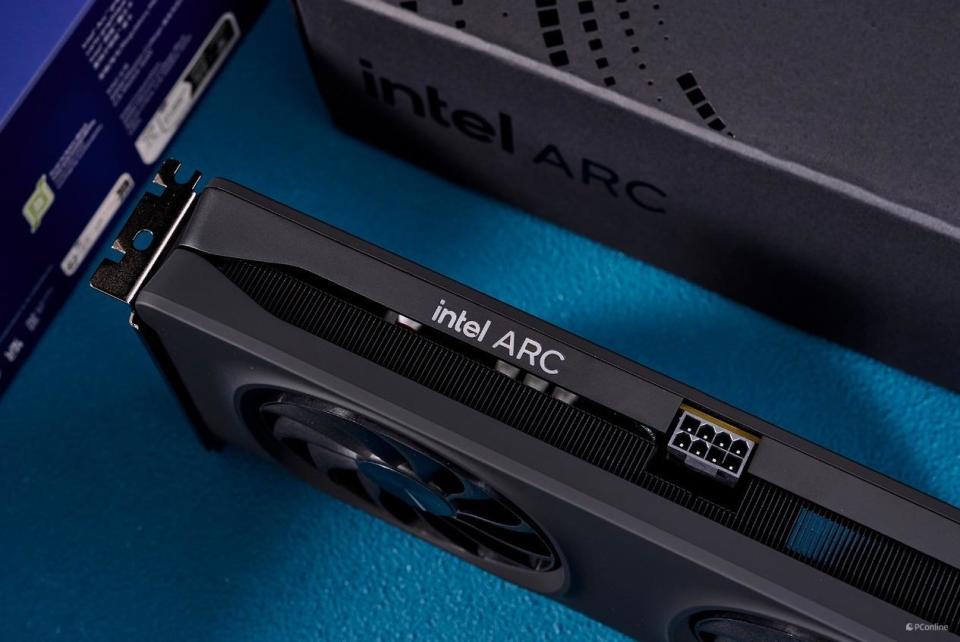 Intel Arc B580 Limited Edition首发评测：性能猛超4060，主流玩家新选！_腾讯新闻